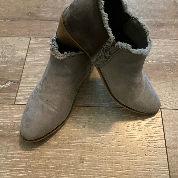Shoes | Grey Suede Ankle Boots With Fringe Detailing Size 8 12 | Poshmark